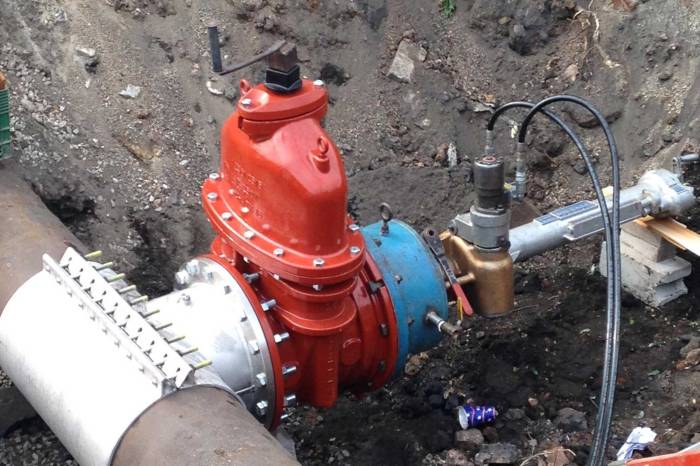 Tapping Sleeve & Valve